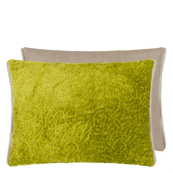 CARTOUCHE MOSS VELVET 60X45CM | Designers Guild | Janine